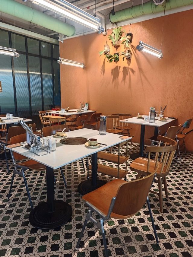 深圳獨棟小樓裡的越泰風味盛宴——深圳樂卅Lesa市集火鍋🌸｜Trip.com 深圳