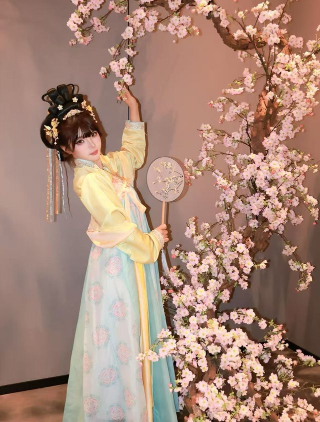 I took my mom to a "poetry banquet," and she posted eight updates on ...