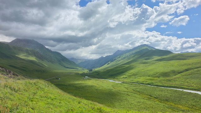 唐布拉 百里畫廊 草原隱秘皇冠｜Trip.com 尼勒克