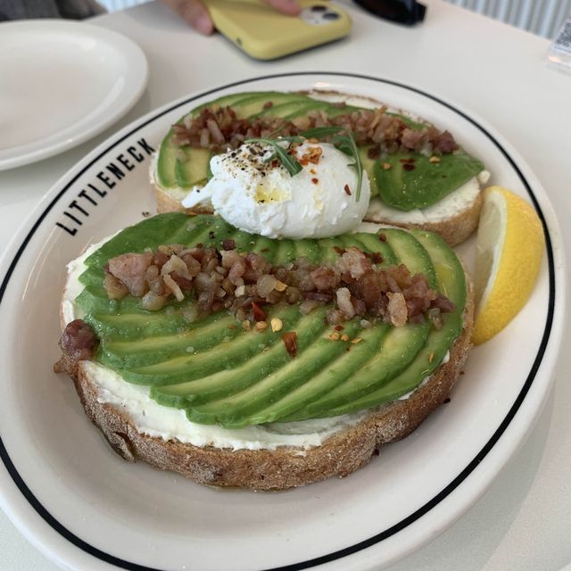 Relaxing lunch in chic Hannam-dong - Little Neck Cafe | Trip.com Seoul