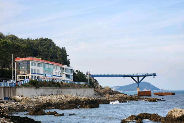 Cheongsapo Skywalk and LightHouse | Trip.com ปูซาน