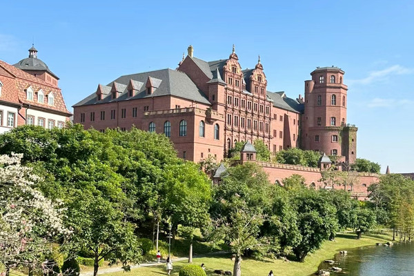 Dongguan Huawei European Town is really dreamy | Trip.com Dongguan