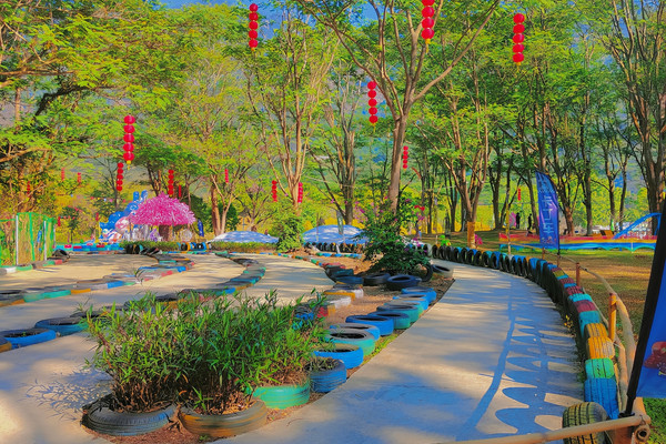 Escape from the City | A Two-Day, One-Night Trip to Baishuizhai in ...