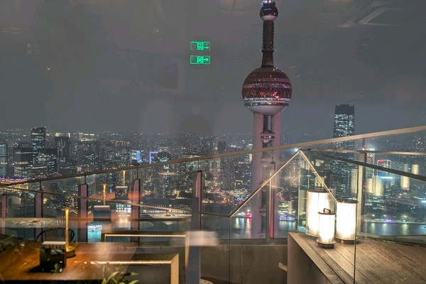 Flair Rooftop Bar at Ritz-Carlton, a wonderful way to view the Pearl ...