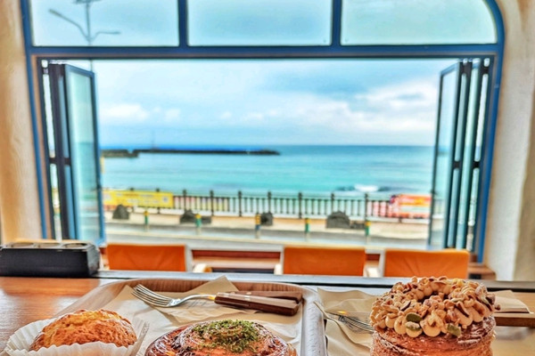🇰🇷 Morebi Cafe: Jeju’s Favorite Cafe with Best Beach View and Delicious ...