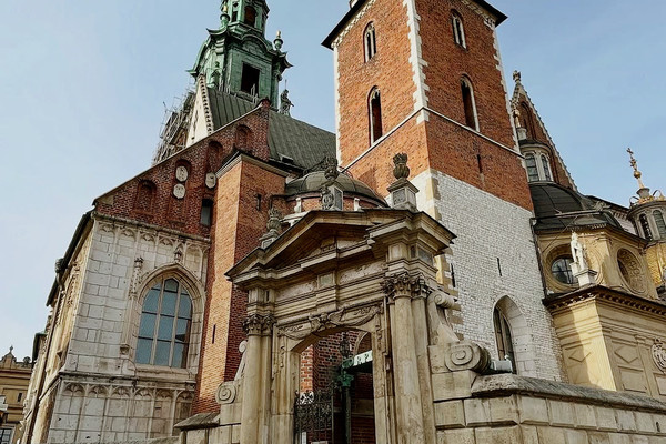 Wawel Castle – Royal Symbol of Kraków | Trip.com Krakow