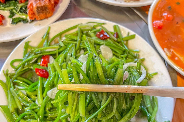 Lijiang Cuisine | Super delicious Lijiang cuisine ceiling | Trip.com ...