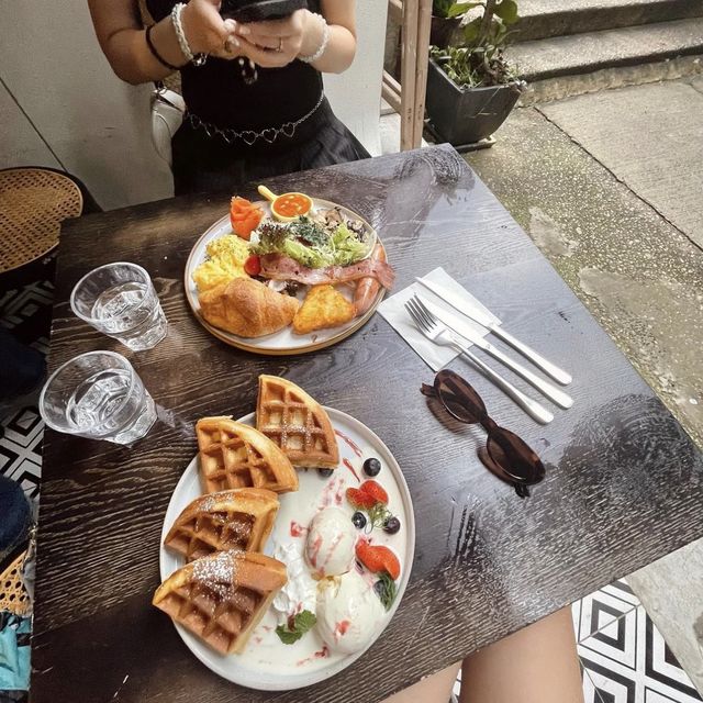 Coffee hopping in Seoul | Trip.com Seoul
