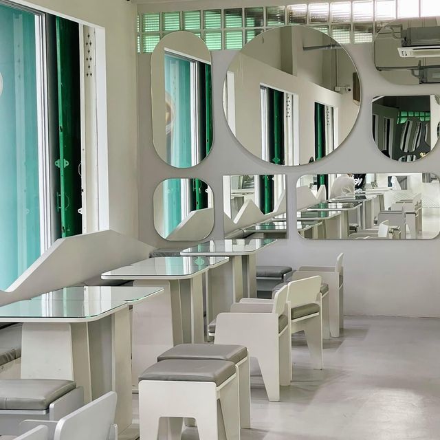 ISARA Mirror CAFè คาเฟ่เปิดใหม่นนทบุรี! | Trip.com นนทบุรี