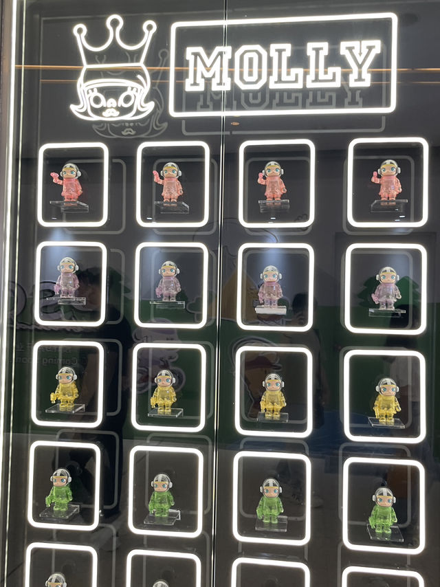 POP MART at IGC Guangzhou: A Wonderland for Toy Lovers! 🎉🧸 | Trip.com ...