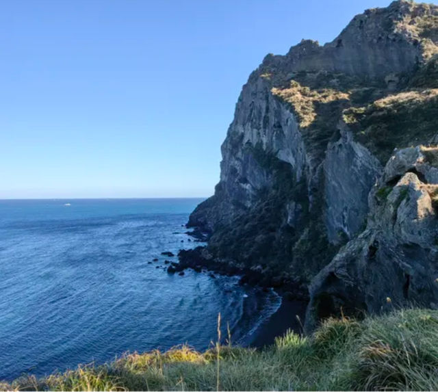 Seongsan Ilchulbong｜A Must-Visit in Jeju Island! The Sunrise Feast of ...