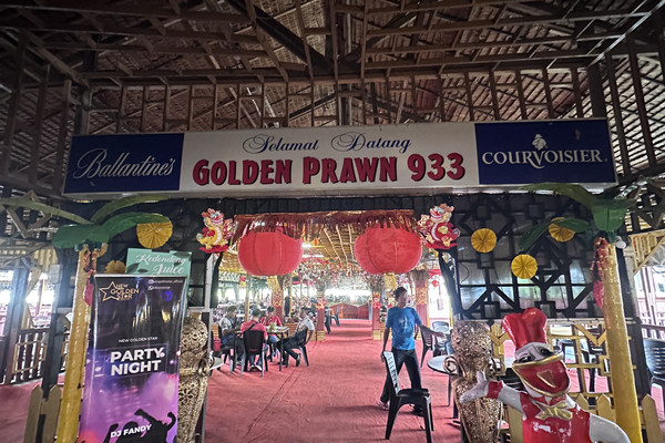Golden prawn 933 delights | Trip.com Bengkong