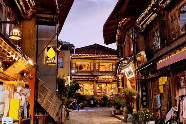 Exploring historical Dukezong Ancient Town | Trip.com Shangri-La