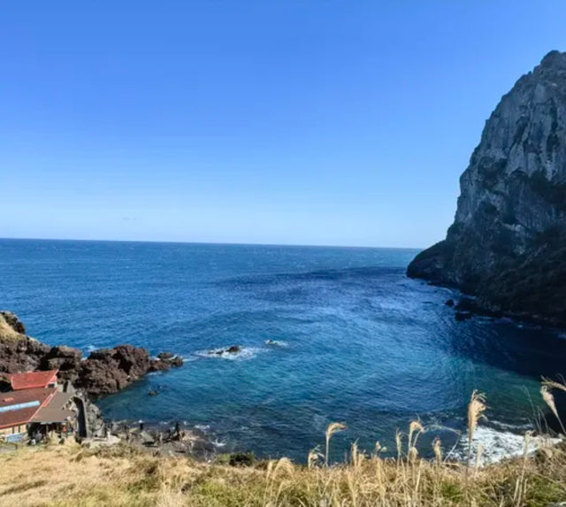 Seongsan Ilchulbong｜A Must-Visit in Jeju Island! The Sunrise Feast of ...