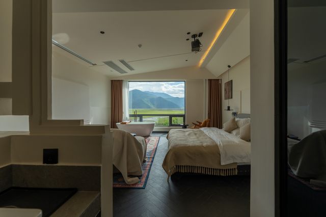 April Shangri-La Travel Guide | Trip.com Shangri-La