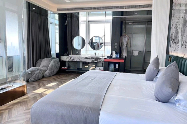 Chengdu is awesome! The hotel - Xitang·Meteor High-altitude Hotel ...