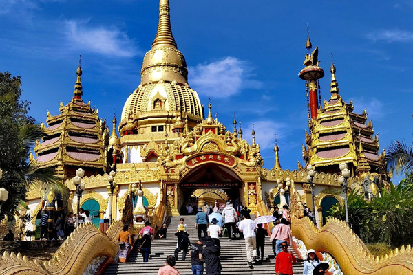 Mang City's Golden and Silver Pagodas, namely the Menghuan Great Golden ...