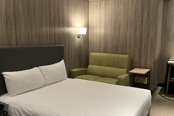 Mayer Inn near Taipei Main Station | Trip.com ไทเป