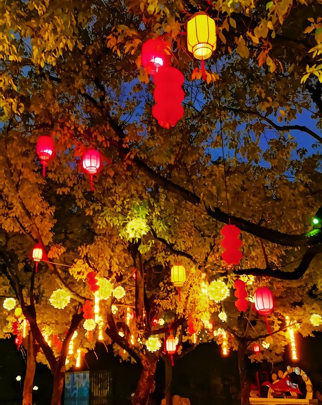 In Hangzhou, at the Wushan Square Lantern Festival, there will be a ...