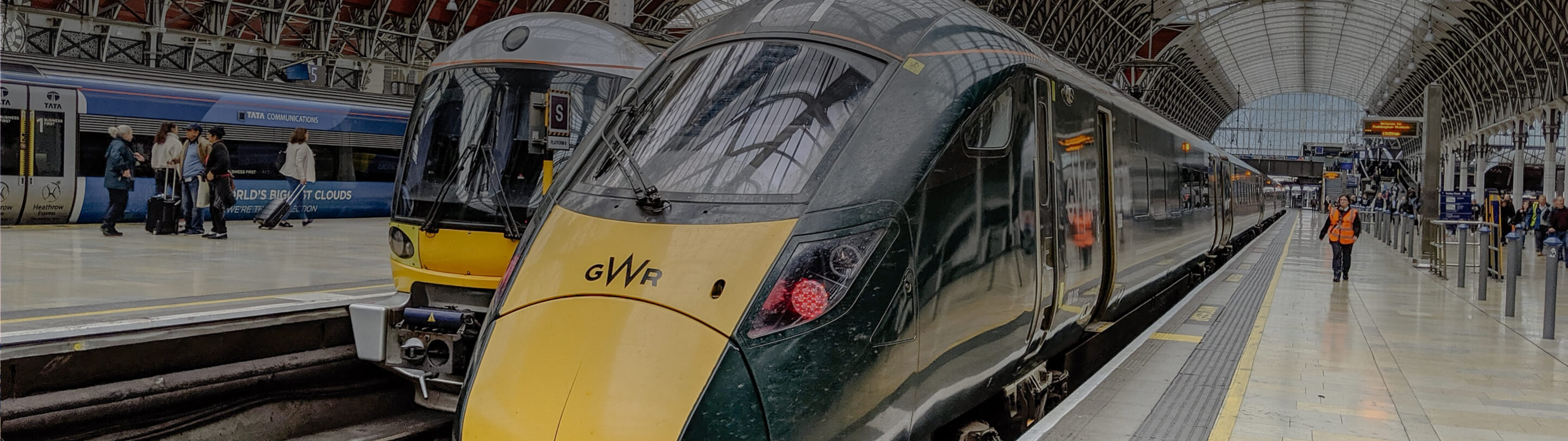 Live Train Departures and Arrivals UK