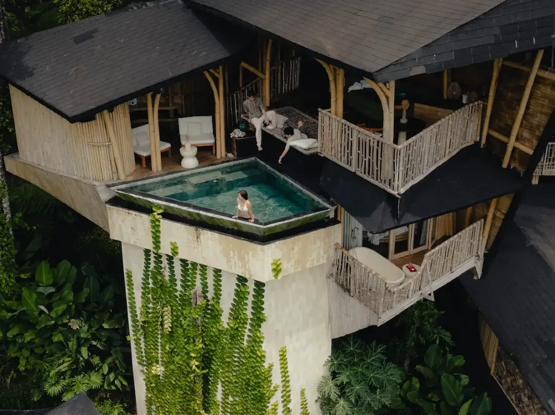 Cliffside Bamboo Treehouse - Private Heated Pool - Sidemen