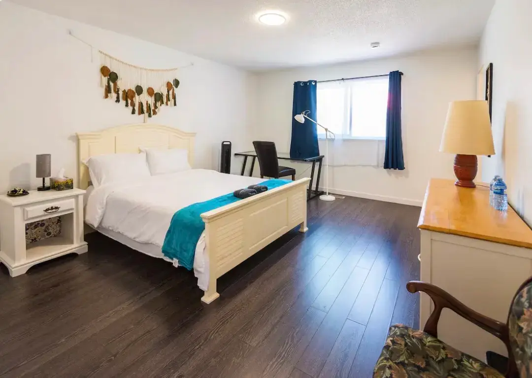 South Vancouver Bright & Spacious Home - Vancouver