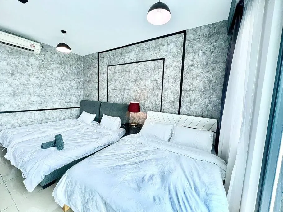 E 1-5pax Cozy Home 4bed Wifitv Trefoil @Setia City - Shah Alam