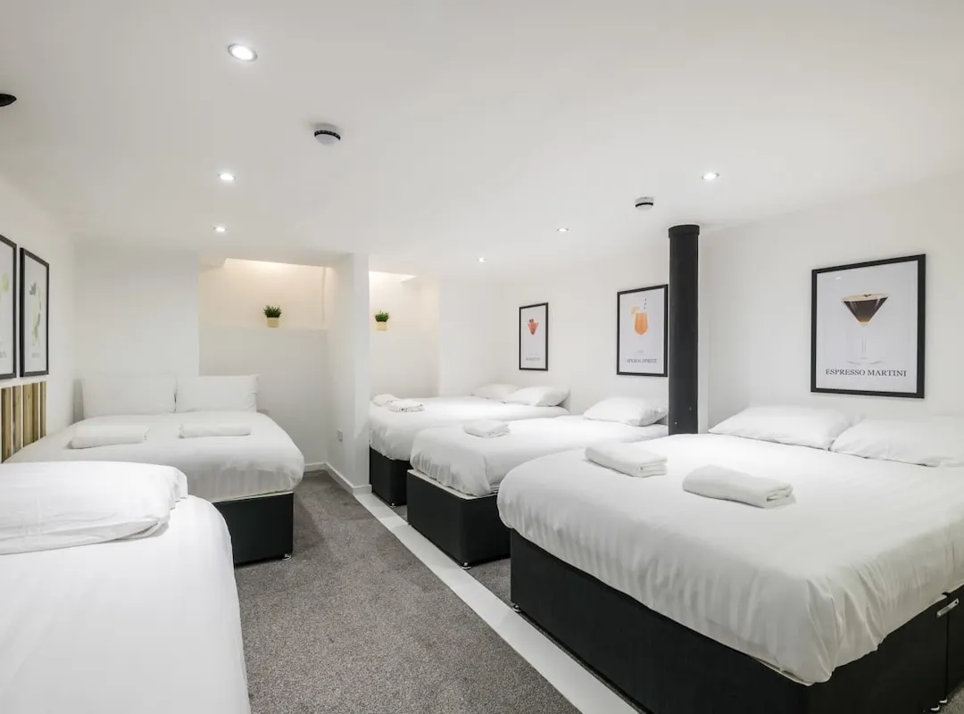 Host & Stay | Fleet Nightlife I - Liverpool
