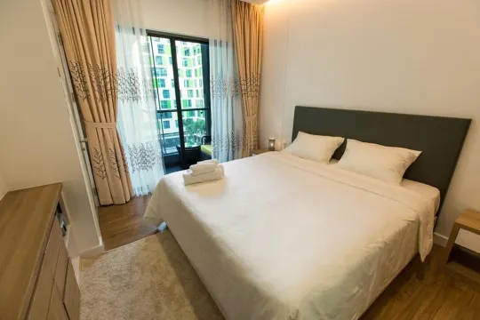 Can Ho Cao Cap San Bay - Suite - Free Pool &Gym - Ho Chi Minh-stad