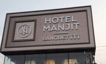 Hotel Manjit Banquet, Falakata - Updated 2026 Prices, Reviews & Deals ...