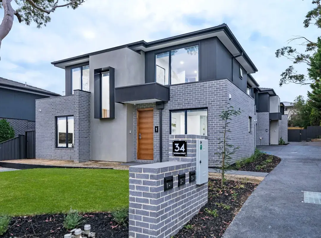 Modern Family Home 3br In Box Hill North - Box Hill