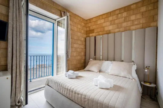 Terra | 2-bedroom With Shared Kitchen & Balcony – Seafront Location - Polignano a Mare