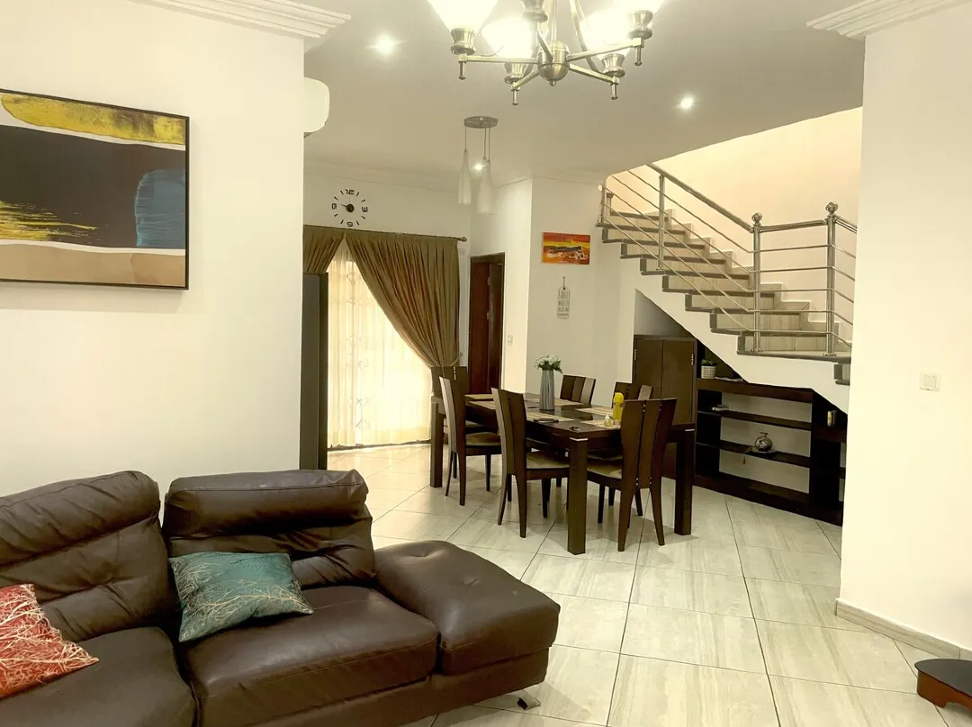 3 Bdrm City View @ Dzorwulu With A Pool - Accra