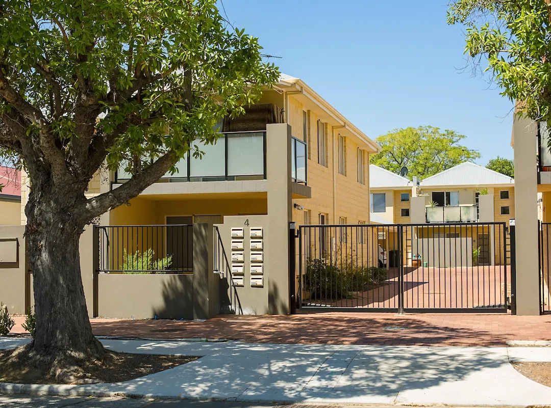 Unit Close To Airport, Hospital, Shops & Transport - Perth