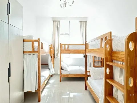 Alphatel Hostel - Dubai World Trade Centre - Sharjah