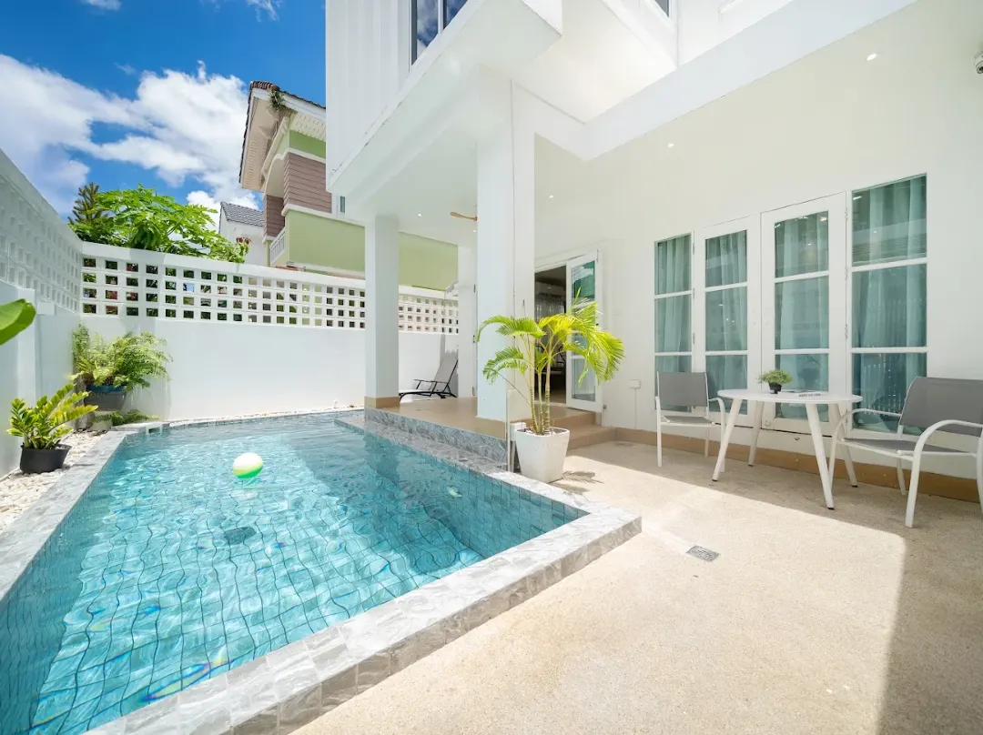 Happiness Pool Villa Phuket Patong - Patong Beach