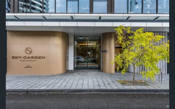 Modern Luxury 2b2b Sky Garden Smarttv - City of Monash