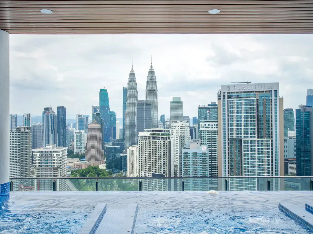 The Colony & Luxe With Klcc View Skypool By Cobnb - Selangor