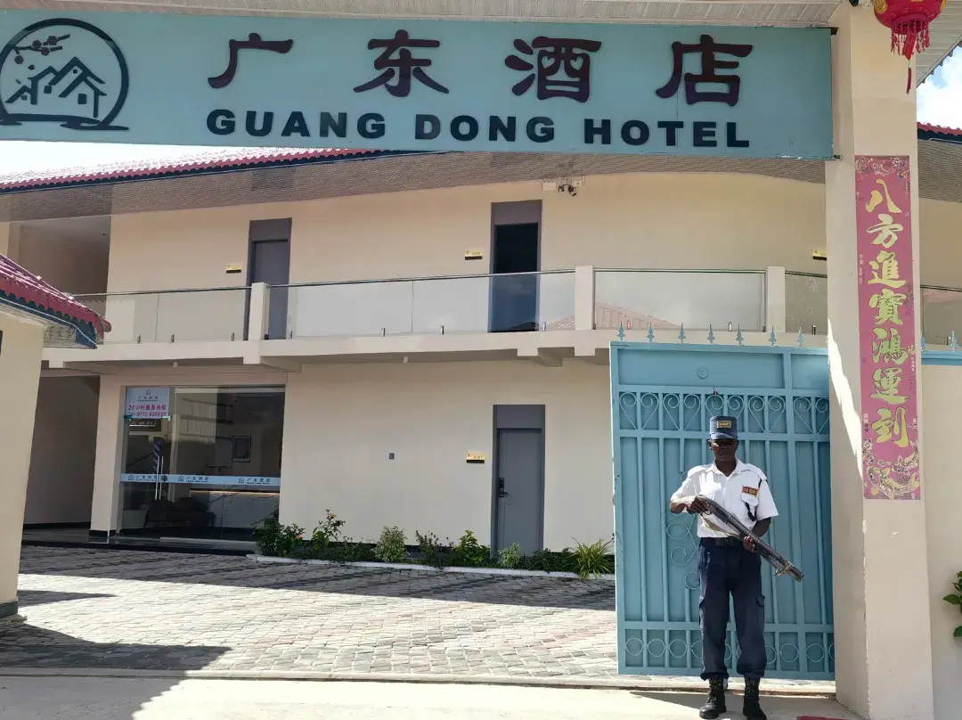 Guangdong Hotel - Dar es-Salam