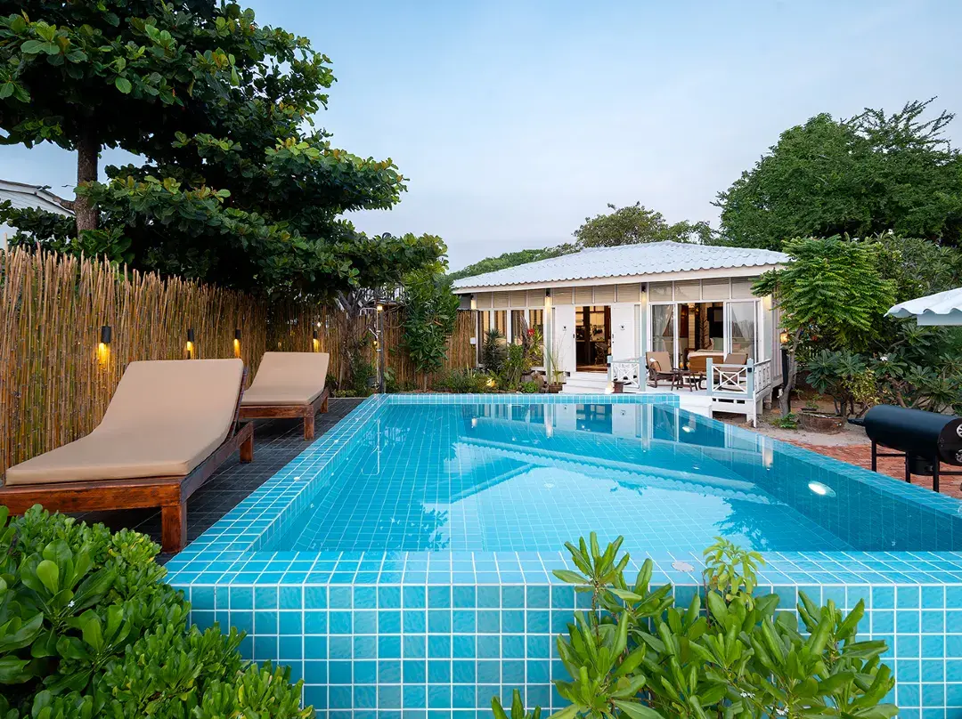 Sleeps 4 | Beachfront Colonial Villa In Hua Hin | Pool | Bbq - Hua Hin