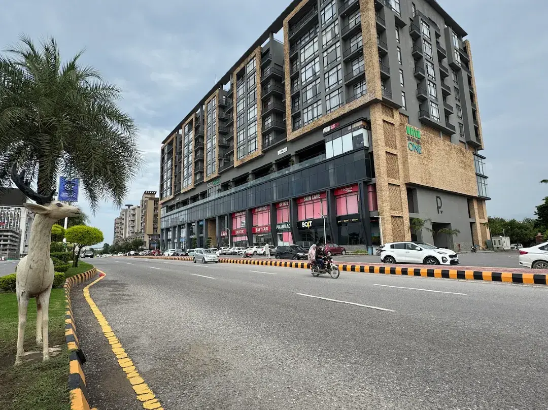 Modern 2bhk | City View | Ps4 | Self Check-in - Islamabad