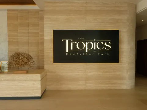 The Tropics At Macarthur Park - Palo