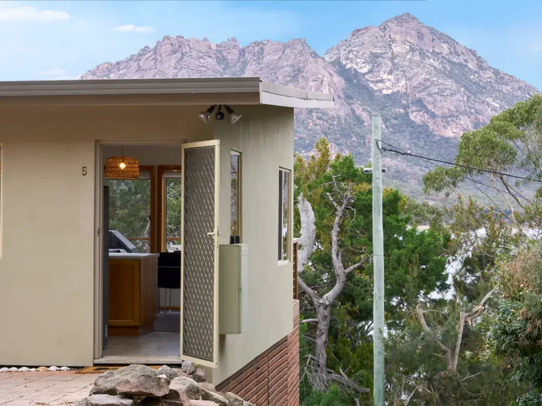 Freycinet Sanctuary 5 - Coles Bay