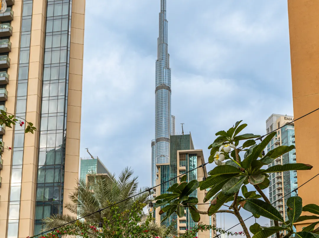 Downtown 2bhk Burj View & Private Garden - Dubai