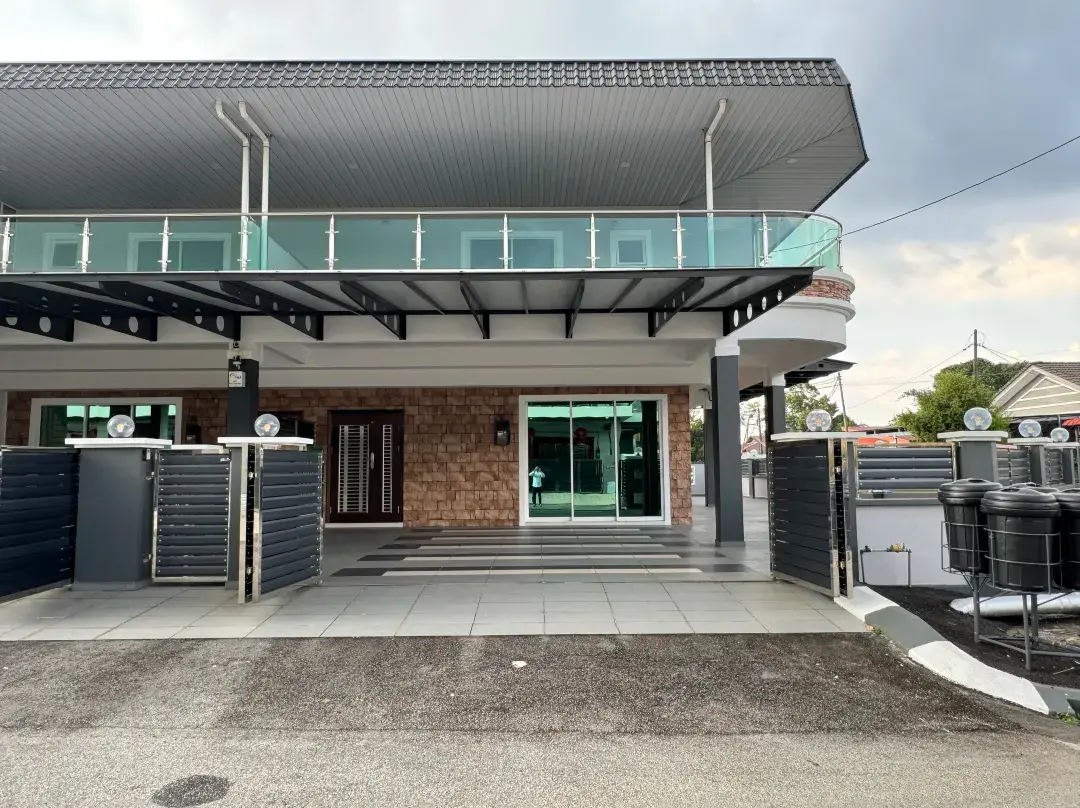 Taiping City Centre Landed Corner Lot For 12 Pax - Taiping