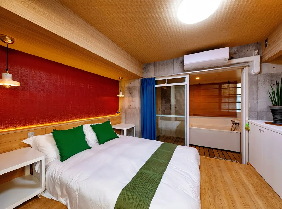 Ueno|designer-built Japanese Garden Home - Osaka