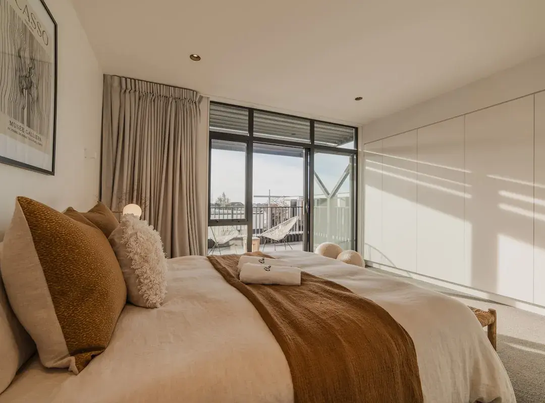 Chic And Contemporary Living At Cambridge Terrace - Christchurch