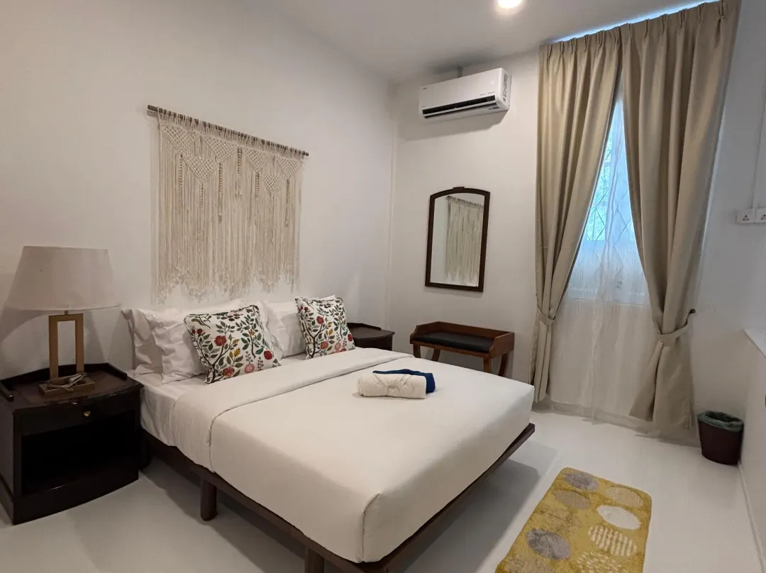 Sunset Beach Retreat & Beach Bistro - Tanjung Bungah