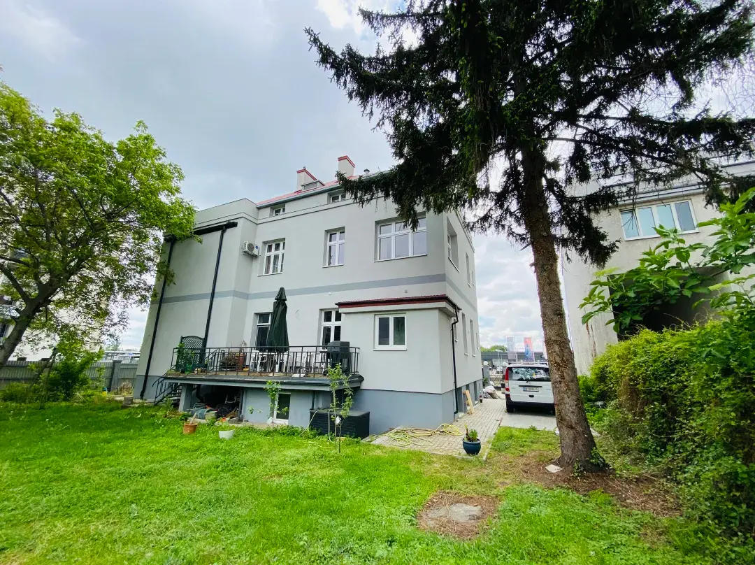 Herrenhaus Honiger – Vienna Airport 11 Min / City Center 12 Min - Schwechat