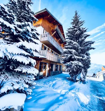 Alpe 1850  One- 8p-50 M From A Lift- Centre - Isere